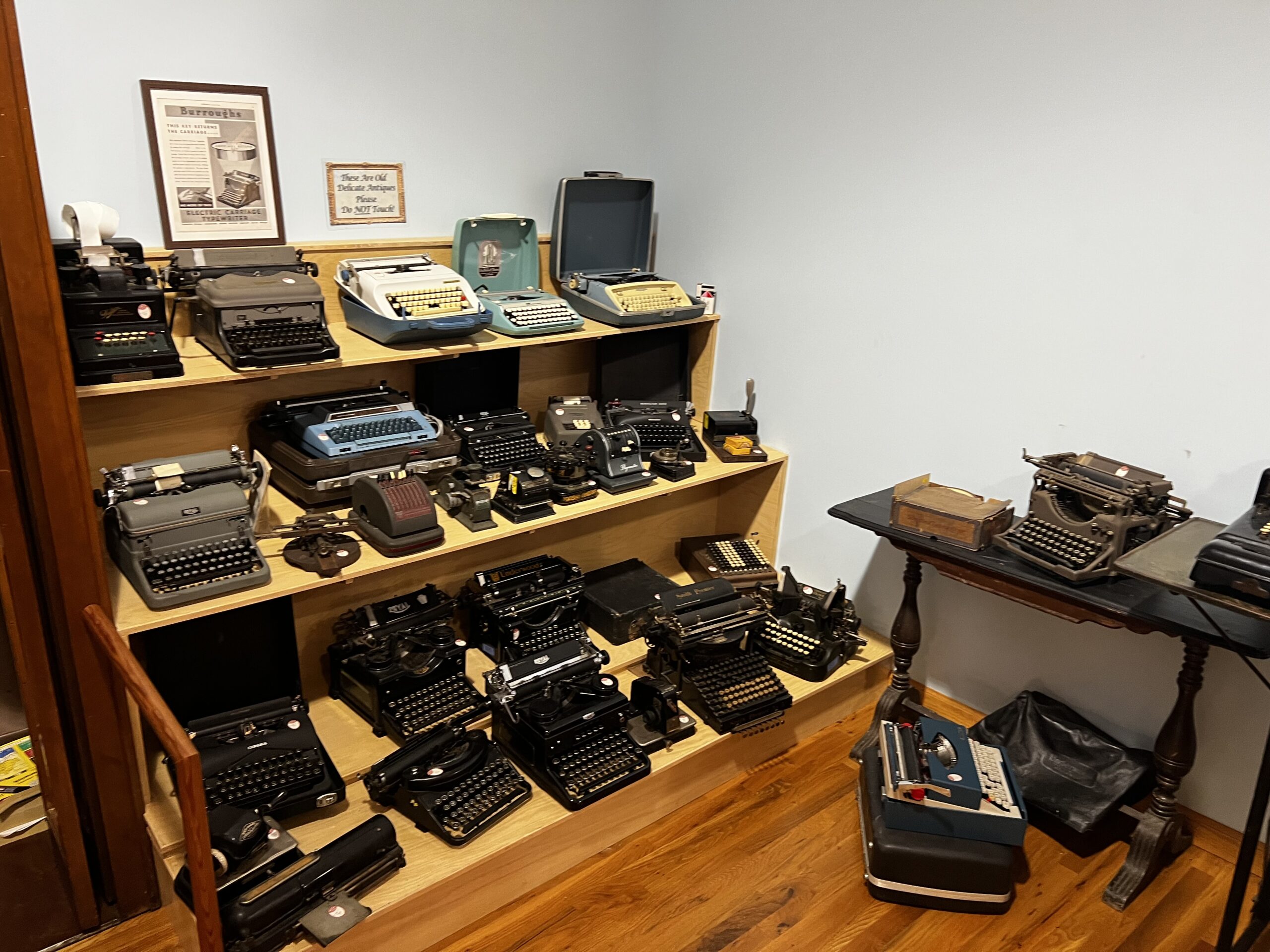 Hunt for Hidden Gems: Collectibles of The Past Antiques - Nature's Art ...